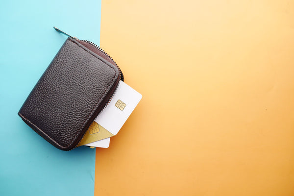 What-to-keep-in-your-wallet_grande.jpg?v=1650848962